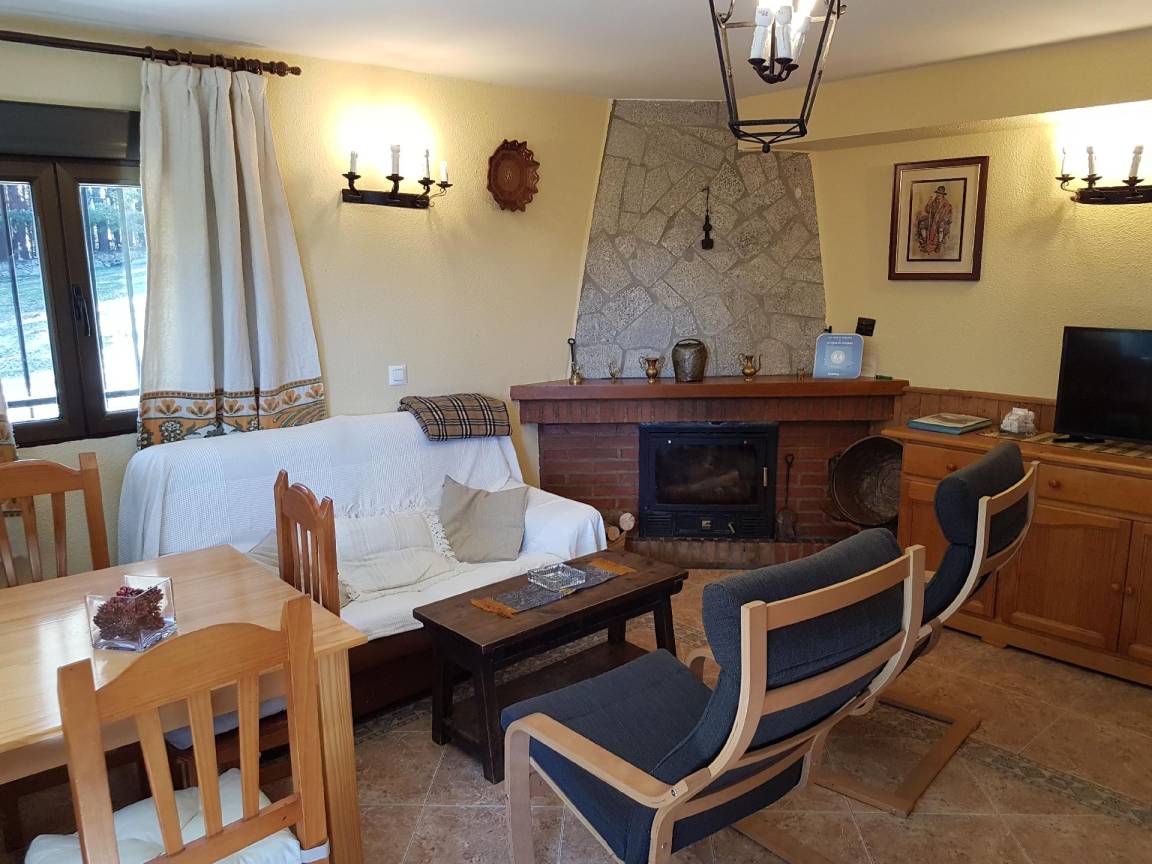 80 M² Apartamento ∙ 2 Habitaciones ∙ 5 Huéspedes - Navarredonda de Gredos