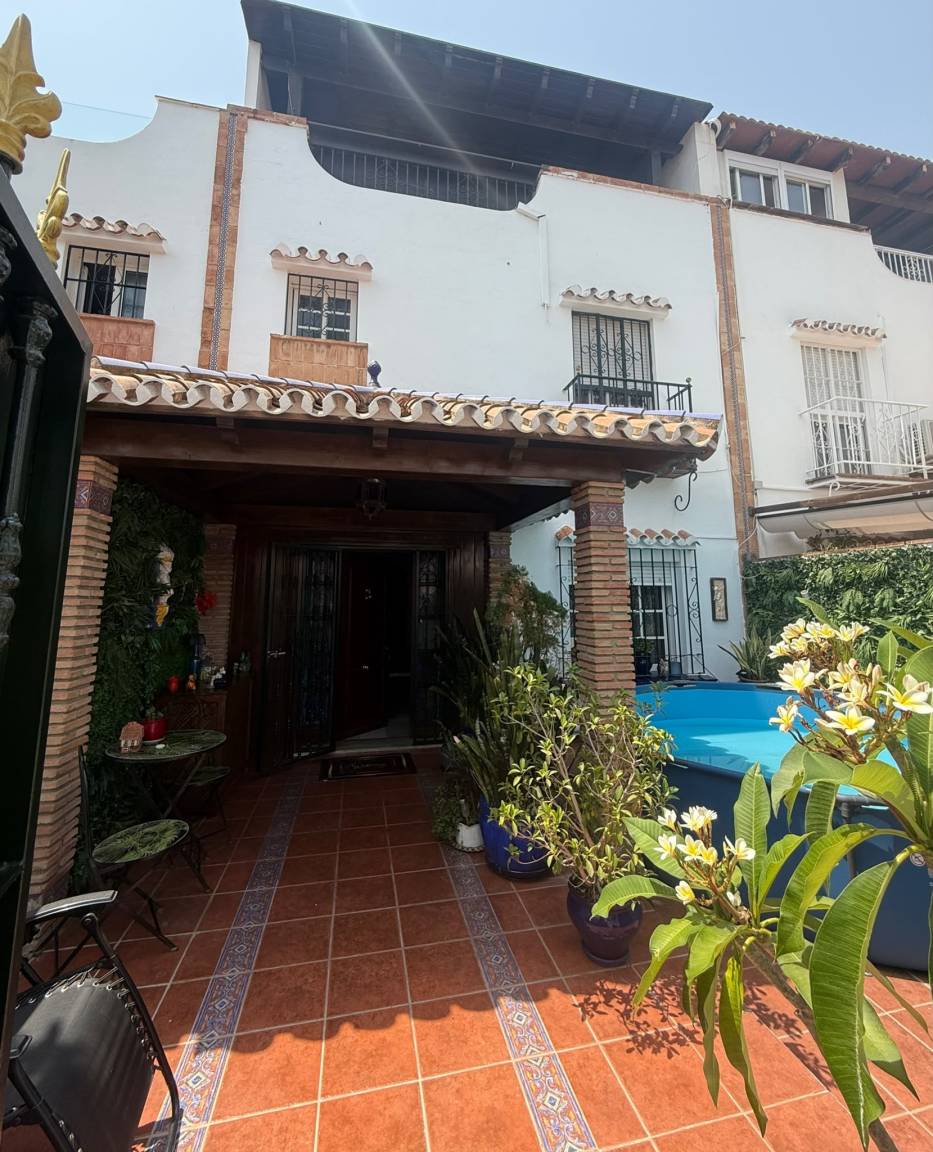 160 M² Casa ∙ 4 Habitaciones ∙ 8 Huéspedes - Torremolinos
