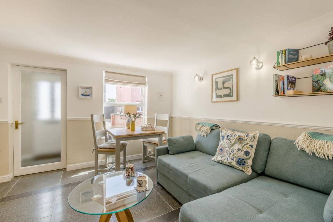 Cottage ∙ 2 Bedrooms ∙ 4 Guests - Kessingland