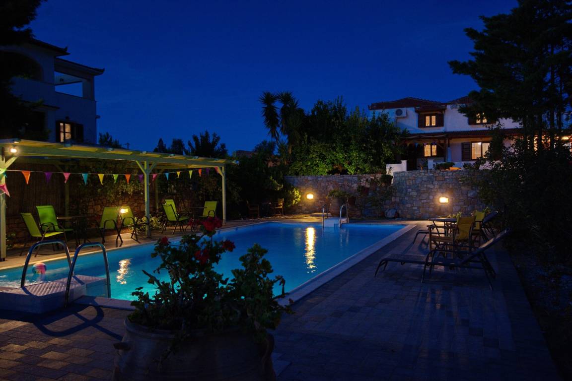 70 M² Villa ∙ 2 Habitaciones ∙ 5 Huéspedes - Alónnisos