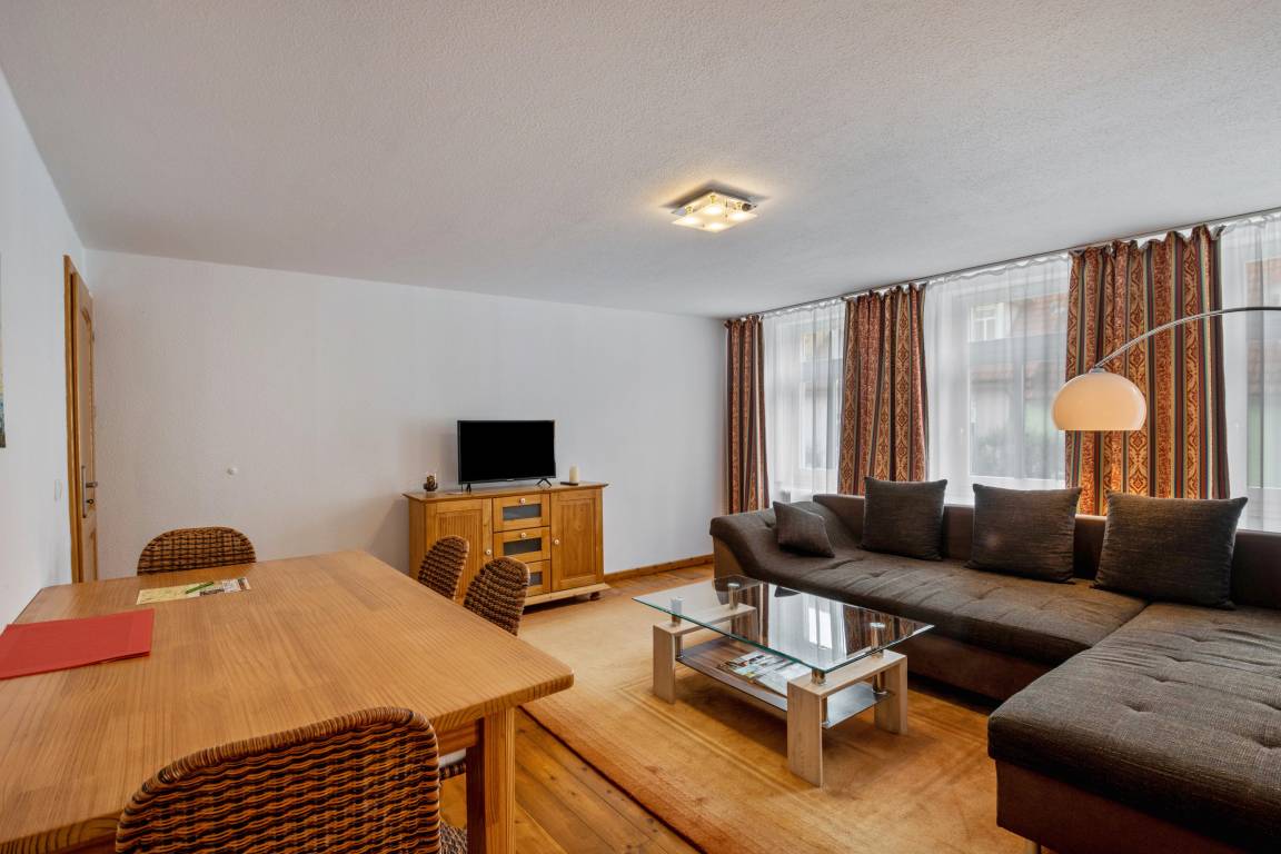 60 M² Ferienwohnung ∙ 1 Schlafzimmer ∙ 4 Gäste - Naumburg (Saale)