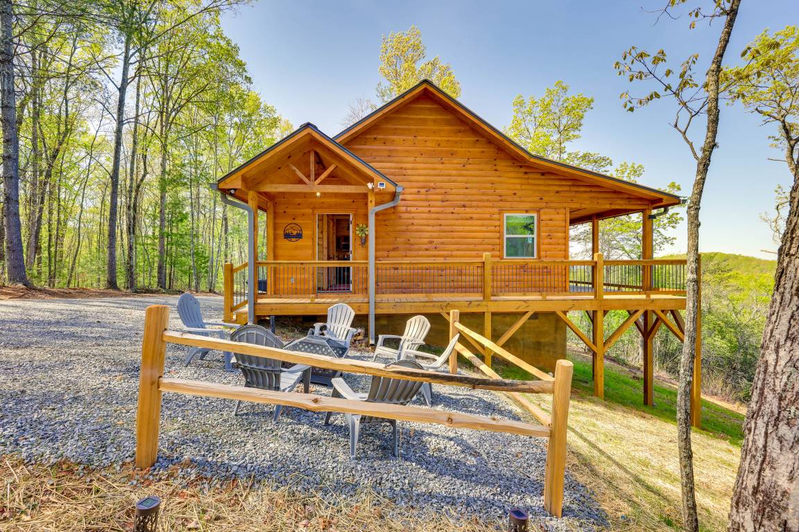 97 M² House ∙ 2 Bedrooms ∙ 4 Guests - Murphy, NC