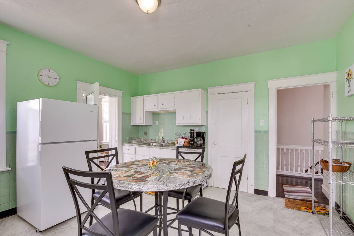260 M² Apartment ∙ 3 Bedrooms ∙ 6 Guests - University City, MO