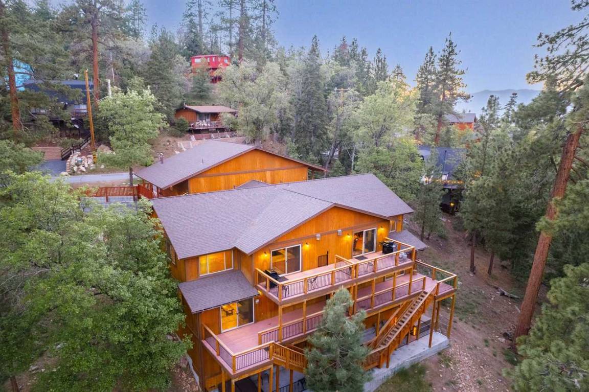 House ∙ 3 Bedrooms ∙ 12 Guests - Big Bear Lake, CA
