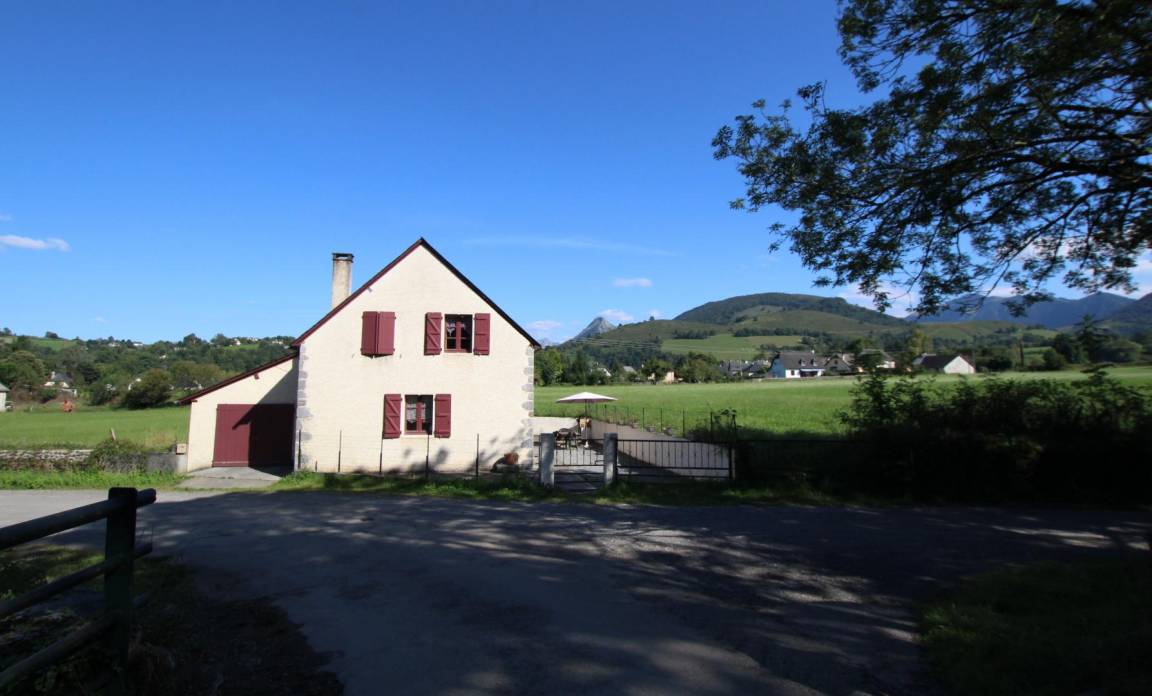 90 M² Gîte ∙ 3 Bedrooms ∙ 6 Guests - Pyrenees