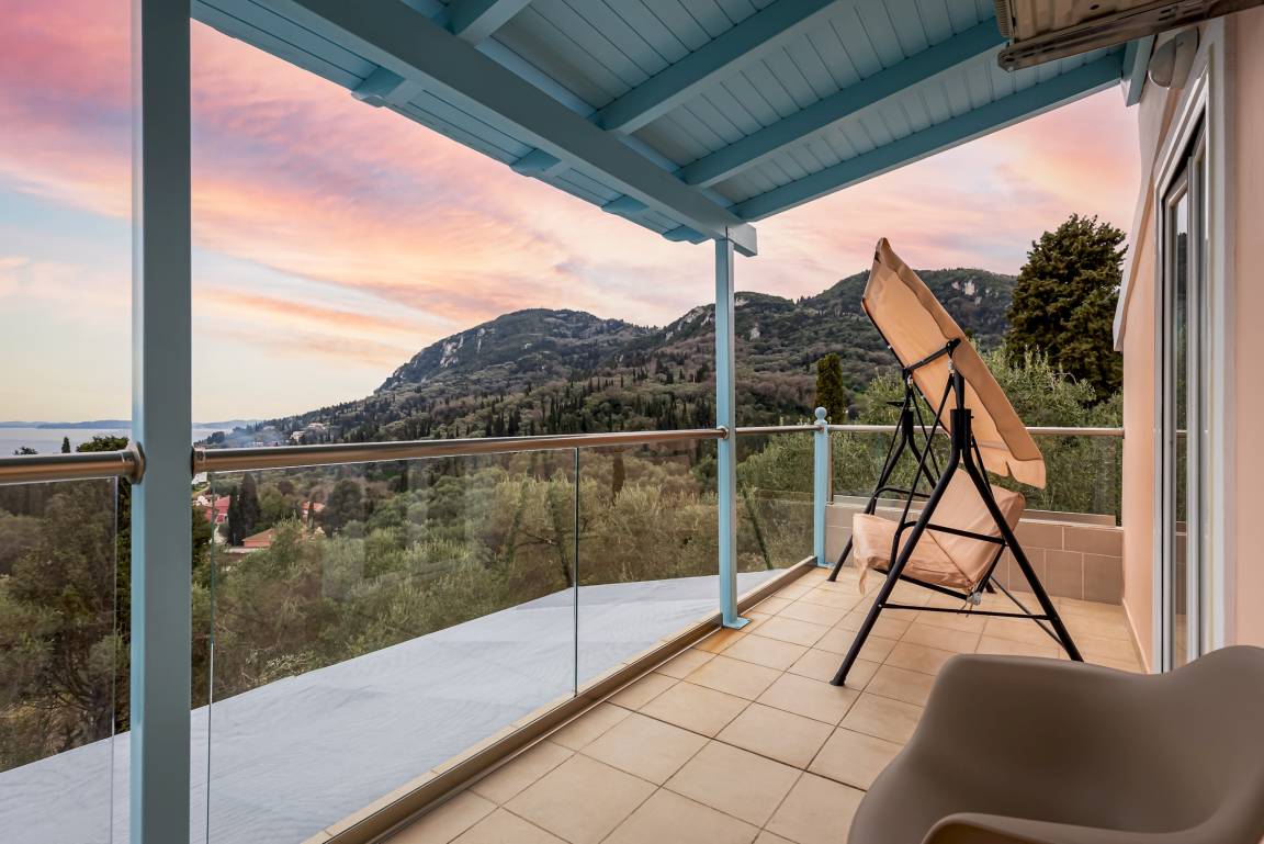 160 M² Cottage ∙ 3 Bedrooms ∙ 7 Guests - Corfu