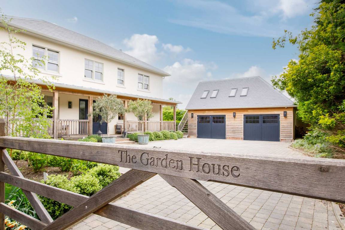 Apartment ∙ 4 Bedrooms ∙ 8 Guests - Chichester