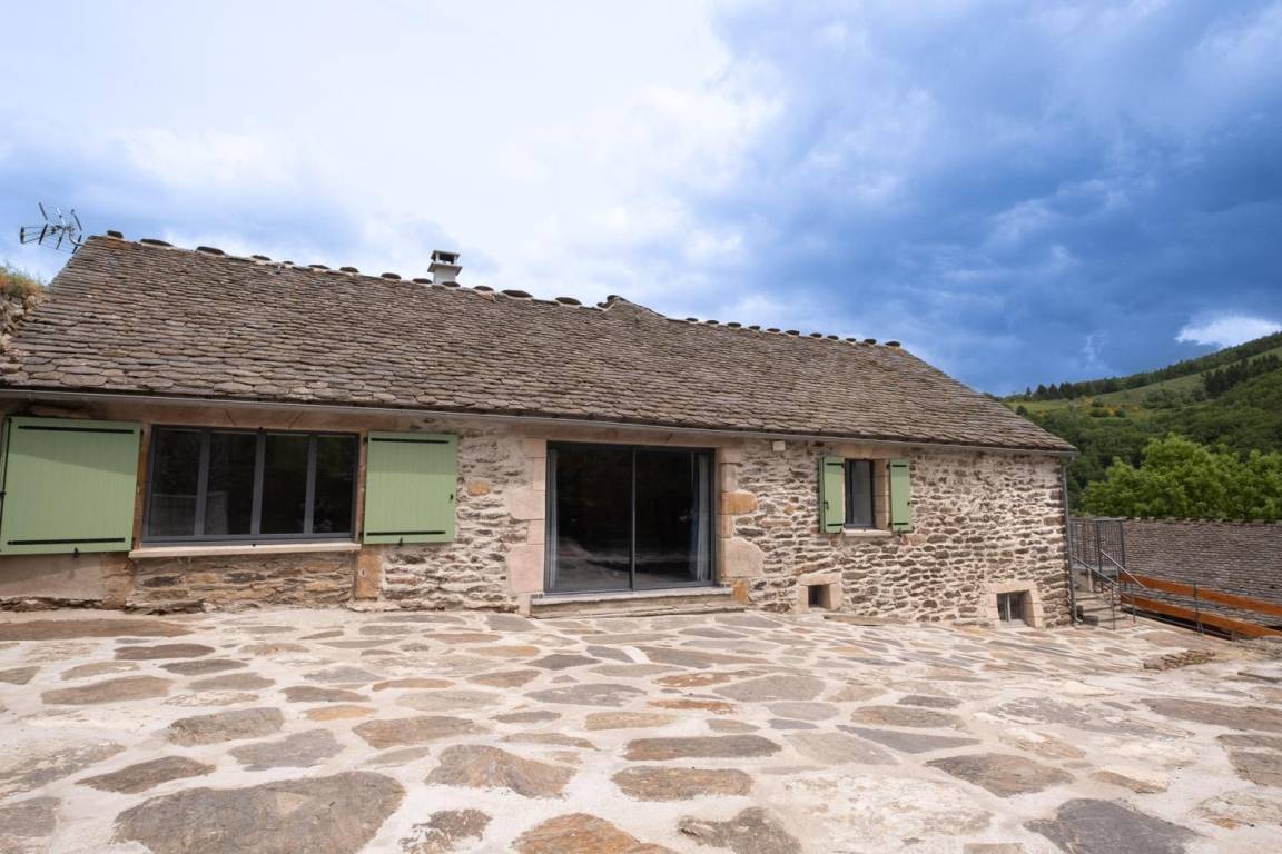 130 M² Gîte ∙ 3 Chambres ∙ 6 Personnes - Lozère