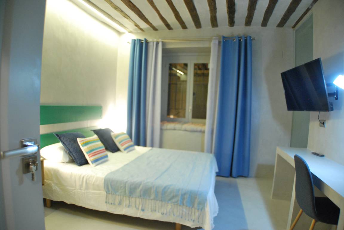 100 M² Apartamento ∙ 4 Habitaciones ∙ 12 Huéspedes - Villaverde Bajo / Estación Cercanías