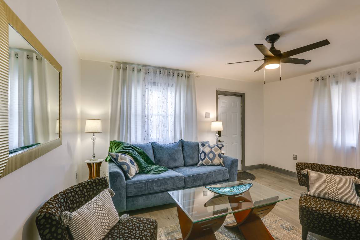 124 M² House ∙ 2 Bedrooms ∙ 6 Guests - Kennywood, West Mifflin