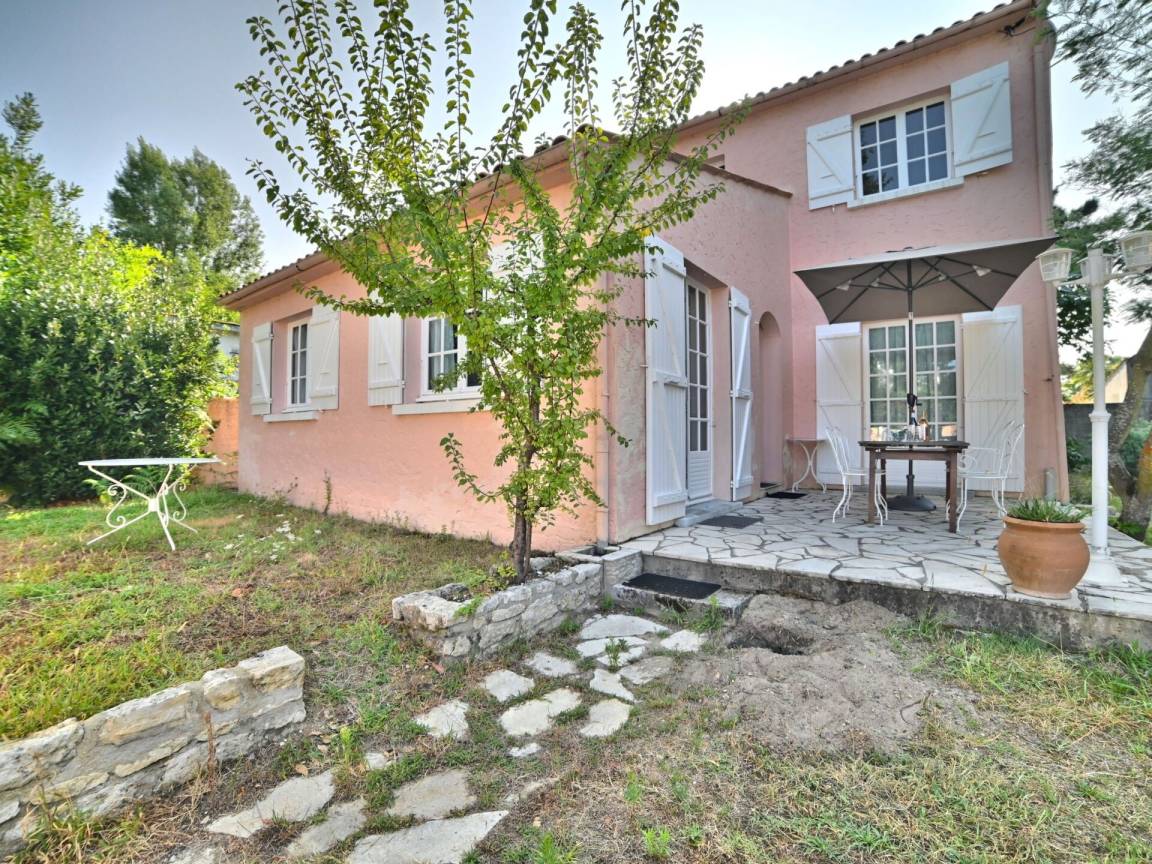 99 M² Casa ∙ 4 Habitaciones ∙ 8 Huéspedes - Ronce-les-Bains