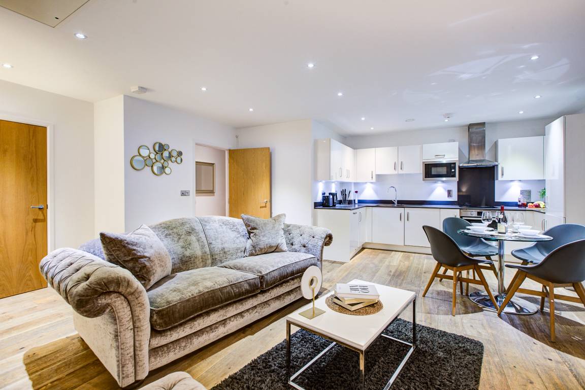 100 M² Apartment ∙ 3 Bedrooms ∙ 6 Guests - Greenwich