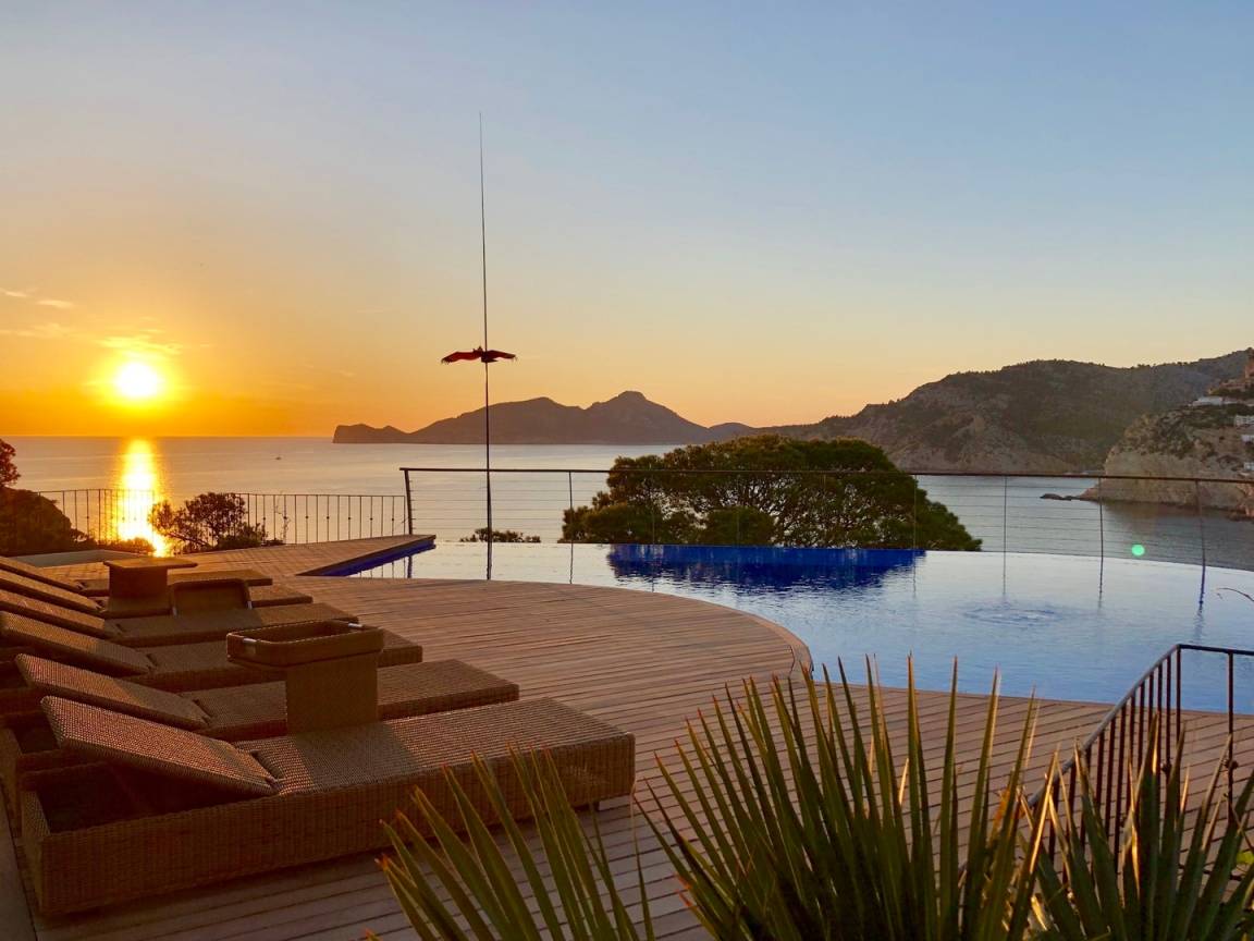 Villa ∙ 6 Bedrooms ∙ 12 Guests - Sant Elm