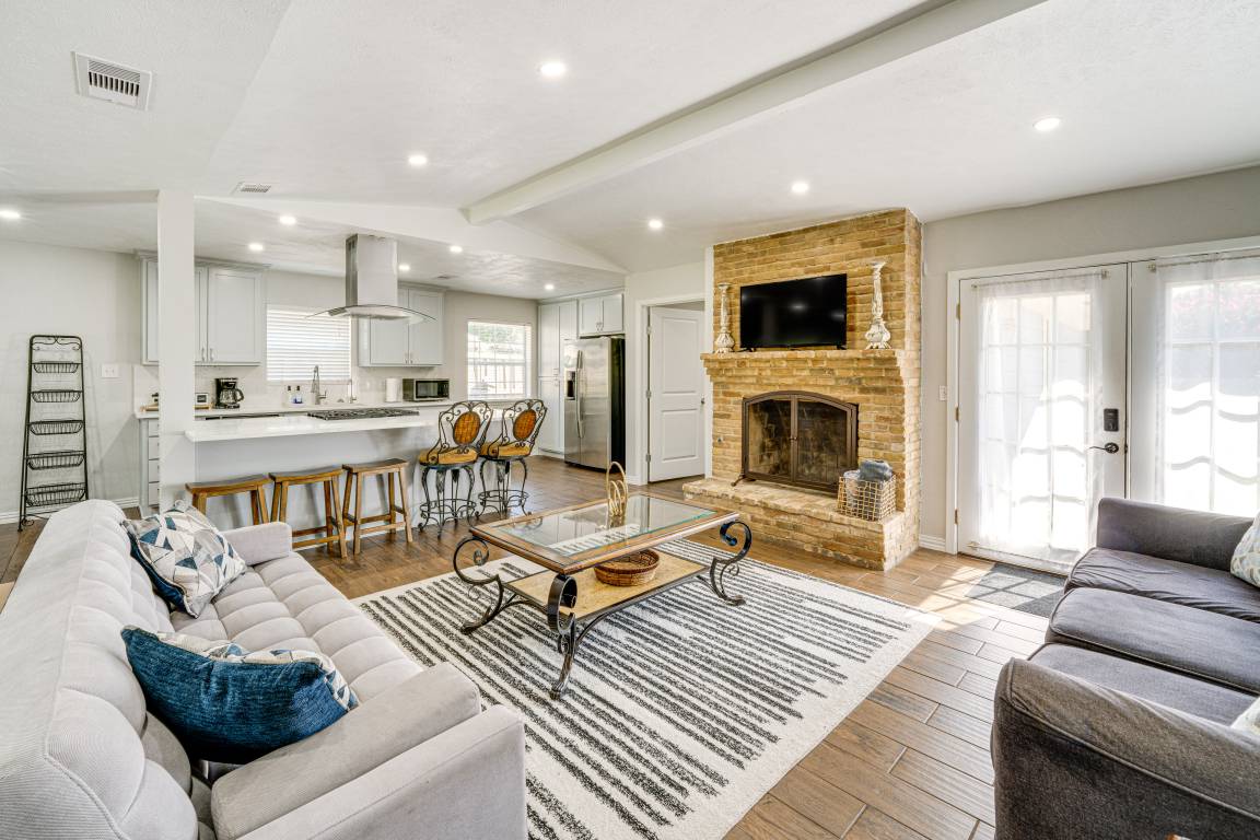 165 M² House ∙ 4 Bedrooms ∙ 10 Guests - Dallas, TX