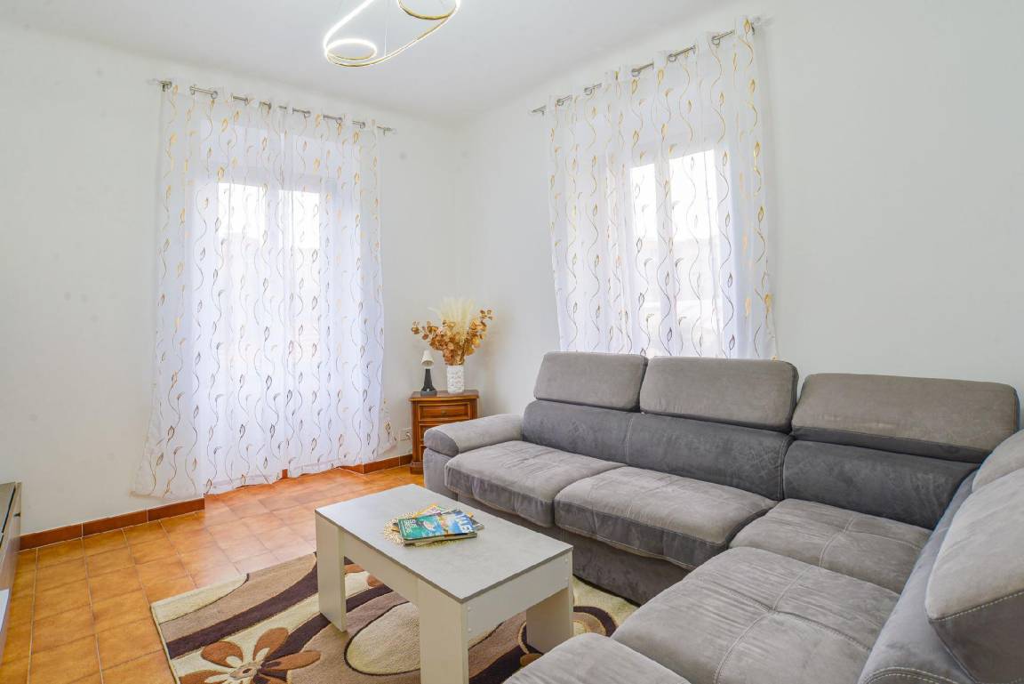 90 M² Apartment ∙ 2 Bedrooms ∙ 6 Guests - Savona