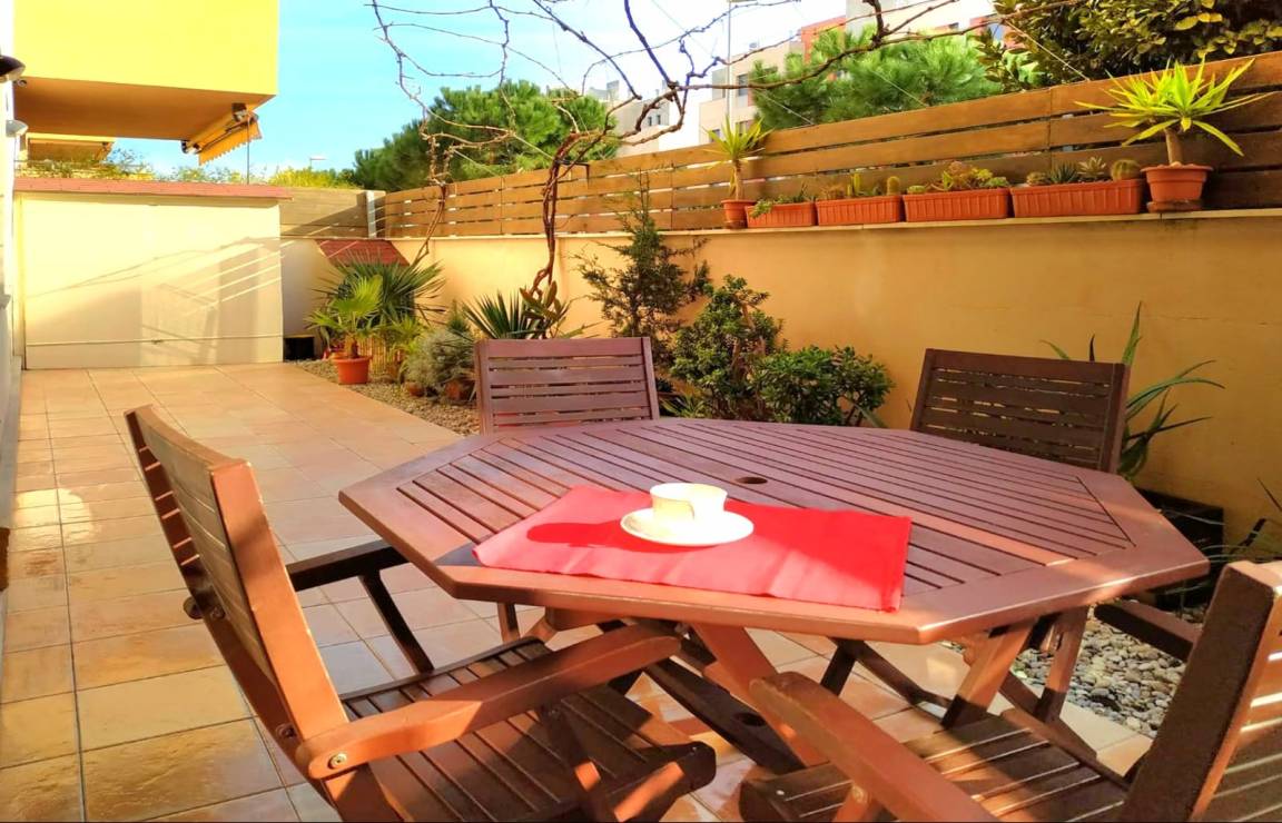 88 M² Huoneisto ∙ 2 Makuuhuonetta ∙ 6 Vierasta - Lloret de Mar