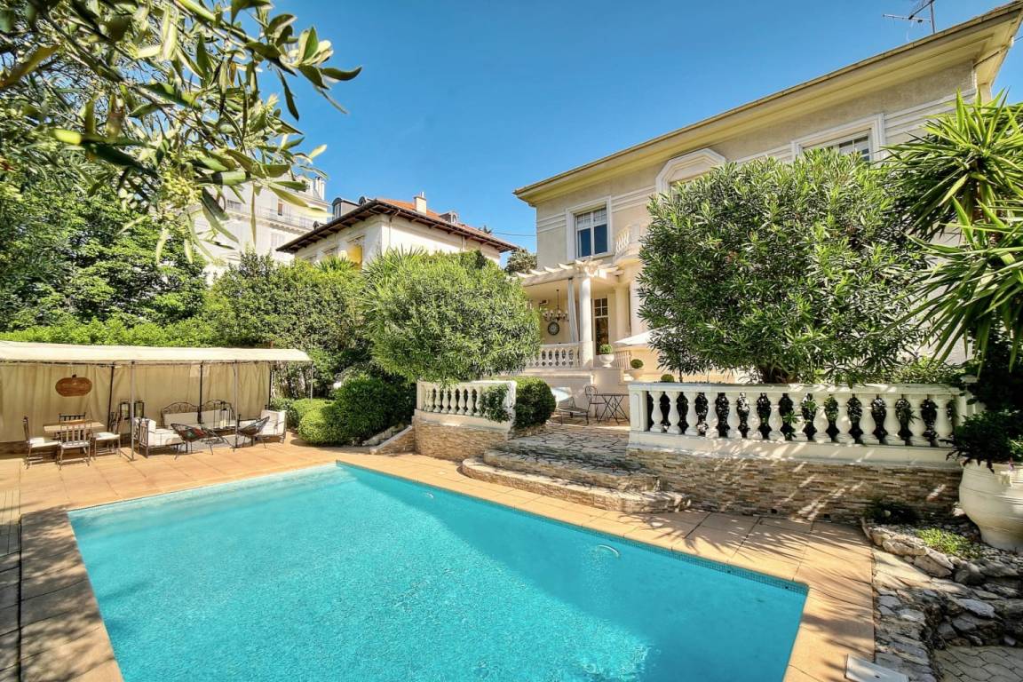 240 M² House ∙ 4 Bedrooms ∙ 8 Guests - Cannes