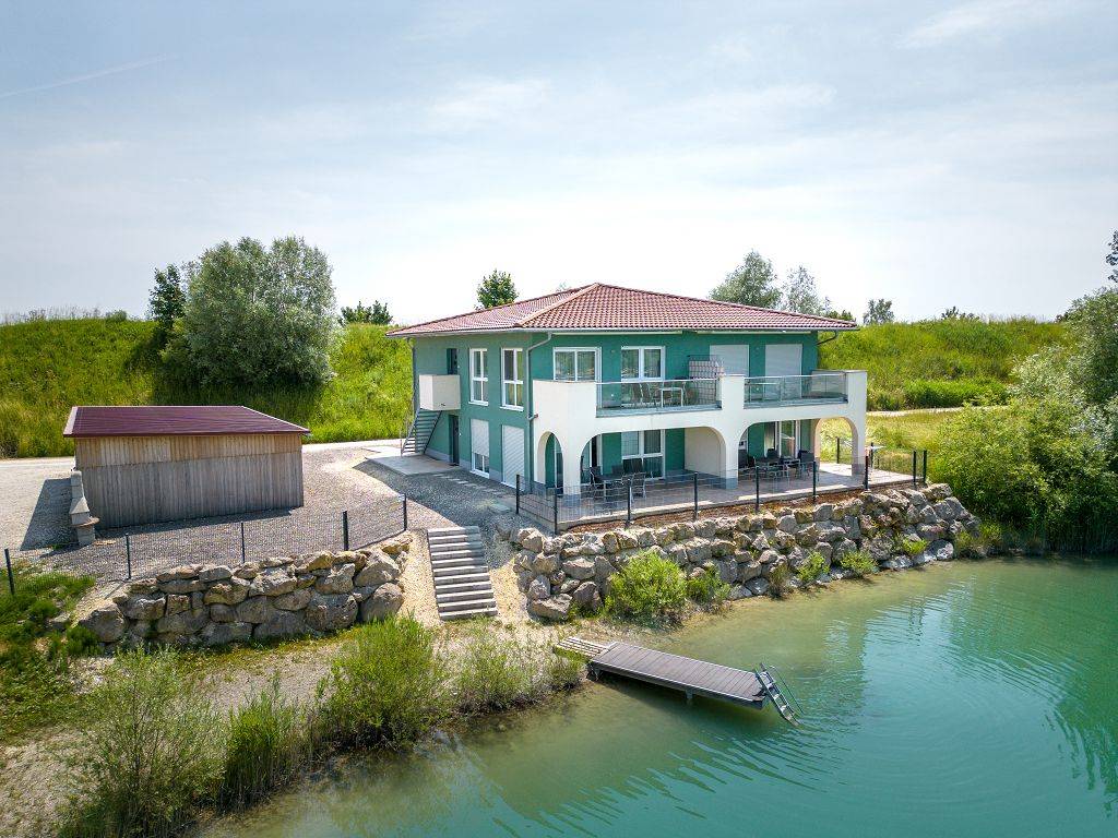 Ferienwohnung ∙ 2 Schlafzimmer ∙ 5 Gäste - Leipheim