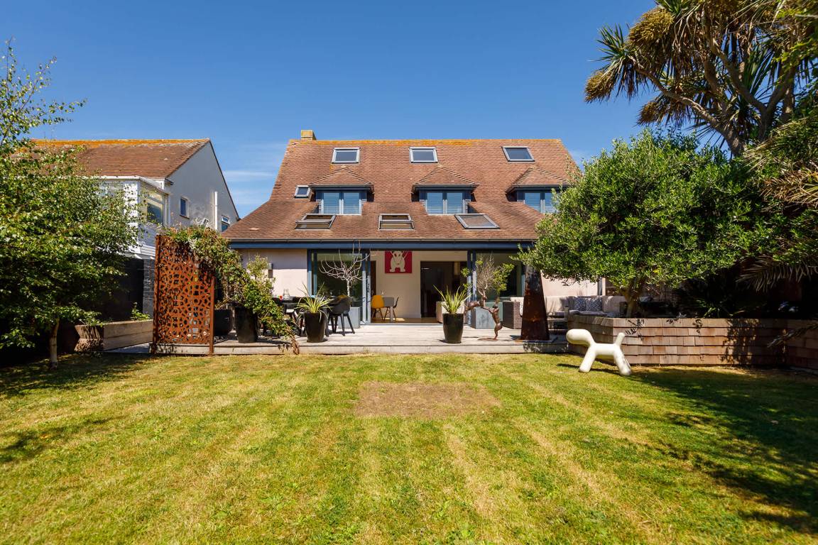 260 M² House ∙ 5 Bedrooms ∙ 12 Guests - Selsey