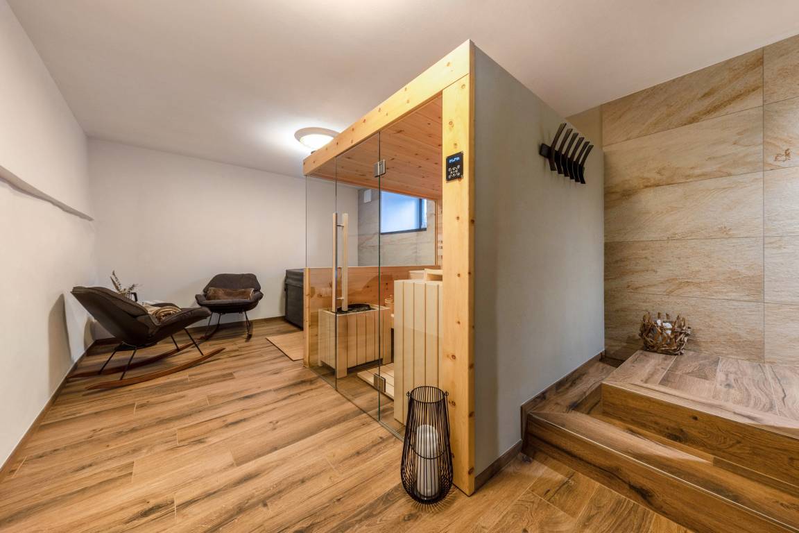 125 M² Ferienwohnung ∙ 4 Schlafzimmer ∙ 8 Gäste - Deutschnofen