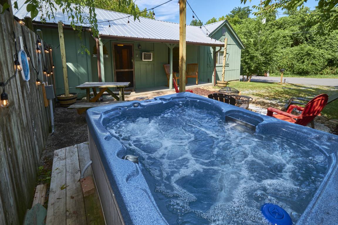 56 M² Bungalow ∙ 2 Bedrooms ∙ 6 Guests - Pigeon Forge, TN