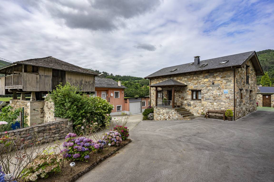 80 M² House ∙ 2 Bedrooms ∙ 4 Guests - Asturias