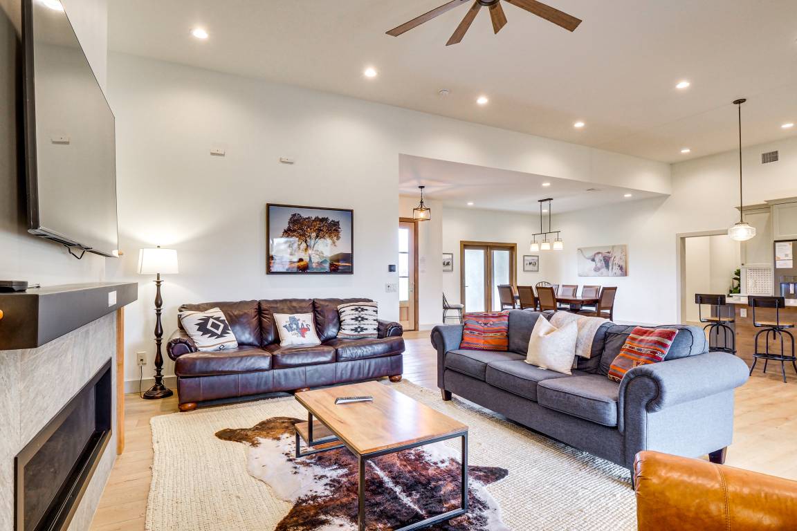 408 M² Casa ∙ 6 Habitaciones ∙ 16 Huéspedes - Taylor, TX