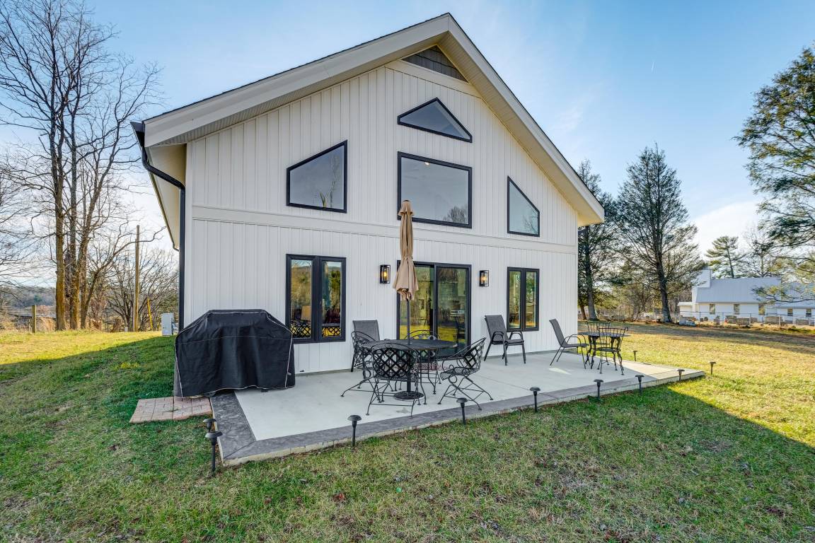 139 M² House ∙ 3 Bedrooms ∙ 6 Guests - Pembroke, VA