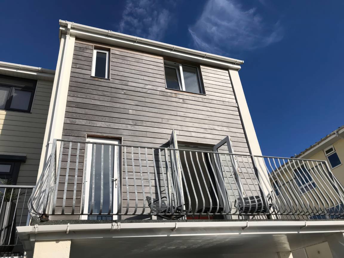 Cottage ∙ 4 Bedrooms ∙ 8 Guests - Highcliffe