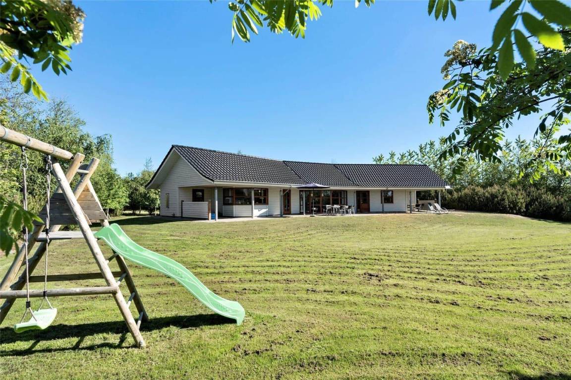 150 M² House ∙ 4 Bedrooms ∙ 12 Guests - List