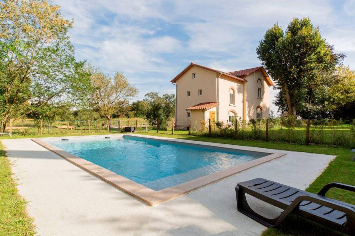 76 M² Gîte ∙ 3 Chambres ∙ 6 Personnes - Beaujolais