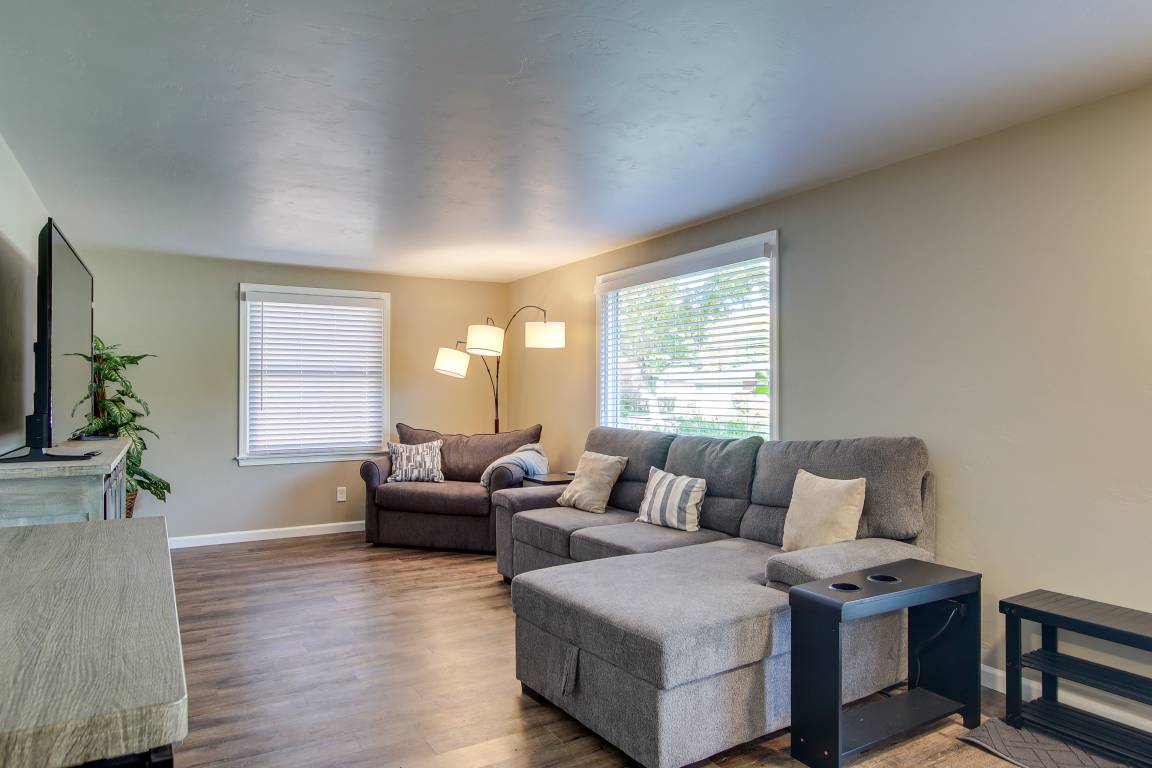 96 M² House ∙ 6 Bedrooms ∙ 12 Guests - Green Bay, WI