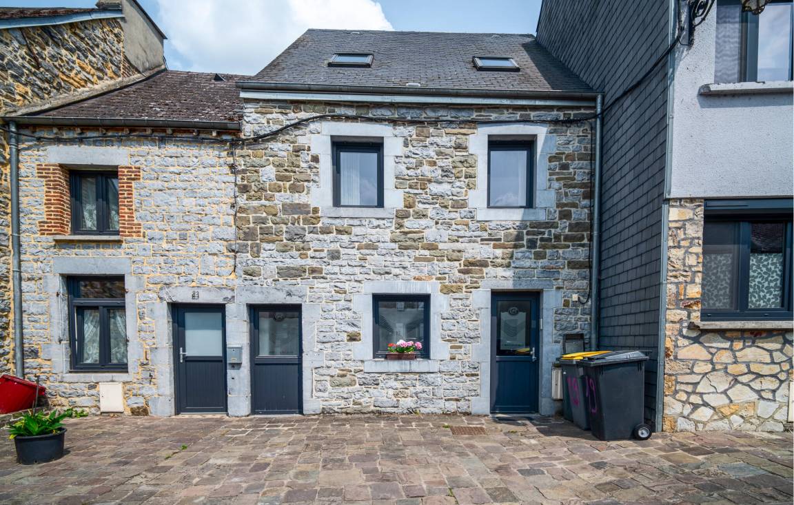 75 M² Apartamento ∙ 2 Habitaciones ∙ 4 Huéspedes - Dinant