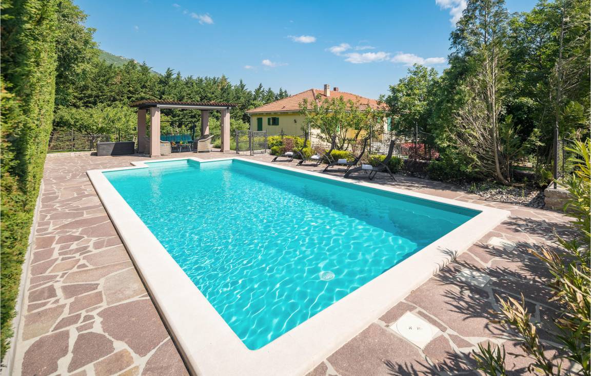 90 M² Apartment ∙ 2 Bedrooms ∙ 4 Guests - Buzet