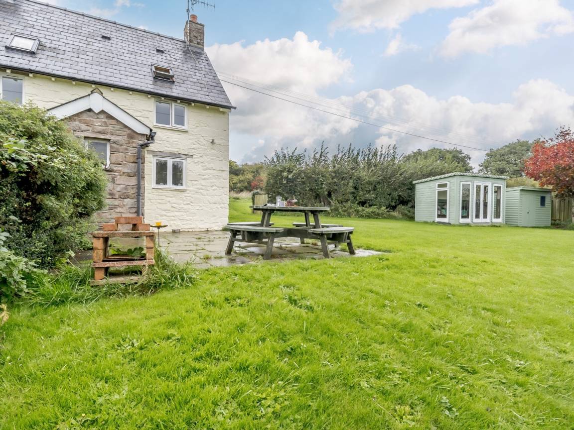 Cottage ∙ 2 Bedrooms ∙ 4 Guests - Brecon
