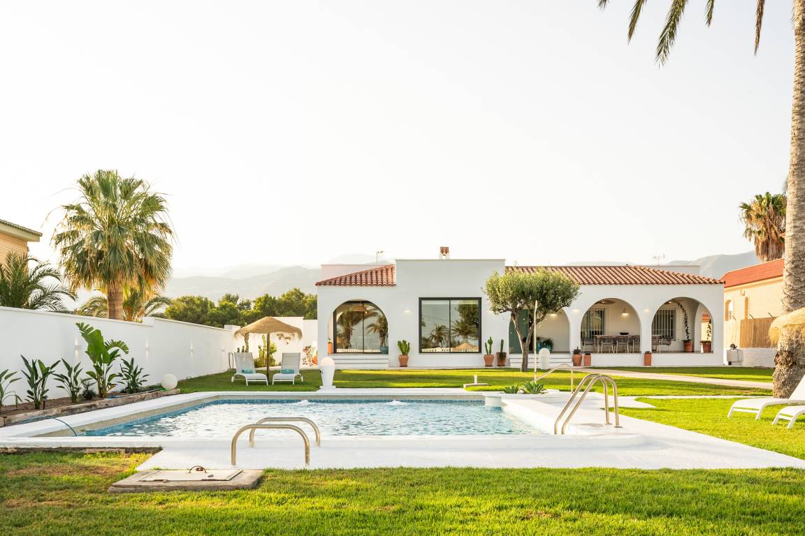 220 M² Casa ∙ 4 Habitaciones ∙ 10 Huéspedes - Almería
