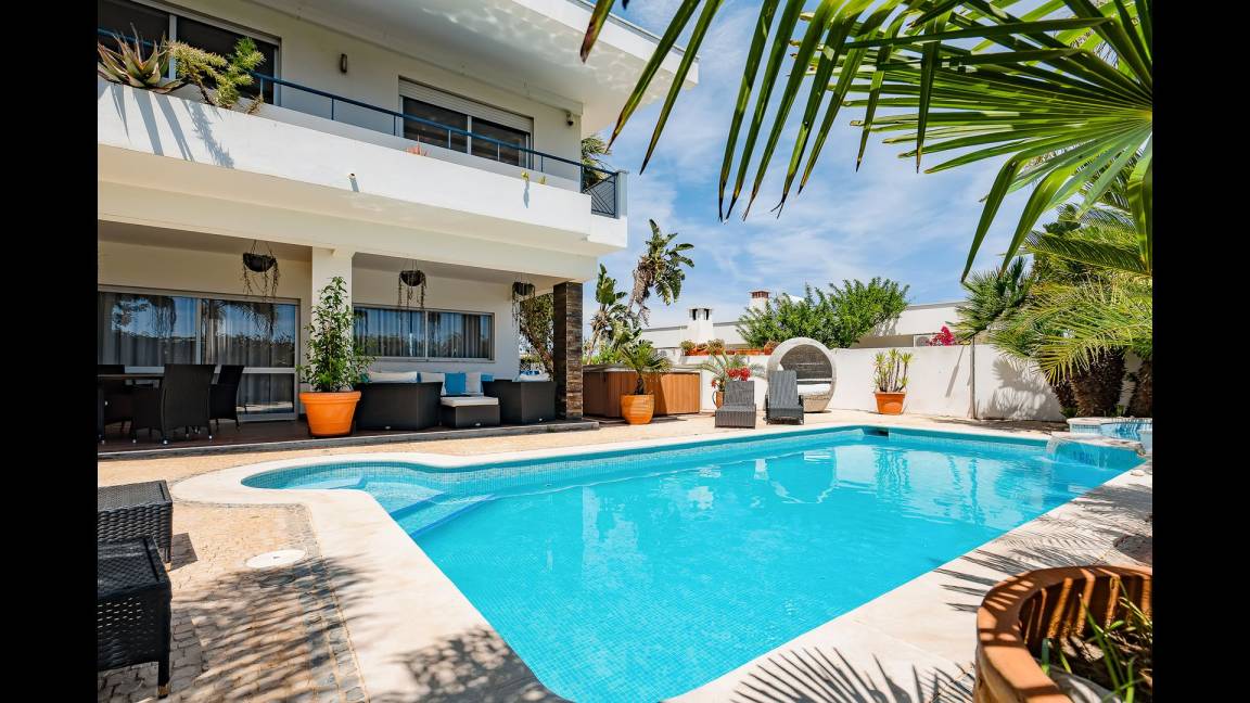 249 M² Apartment ∙ 4 Bedrooms ∙ 8 Guests - Portimão