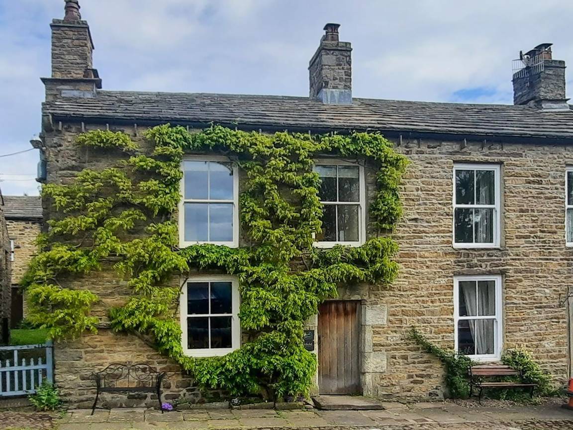 Cottage ∙ 4 Bedrooms ∙ 5 Guests - Askrigg
