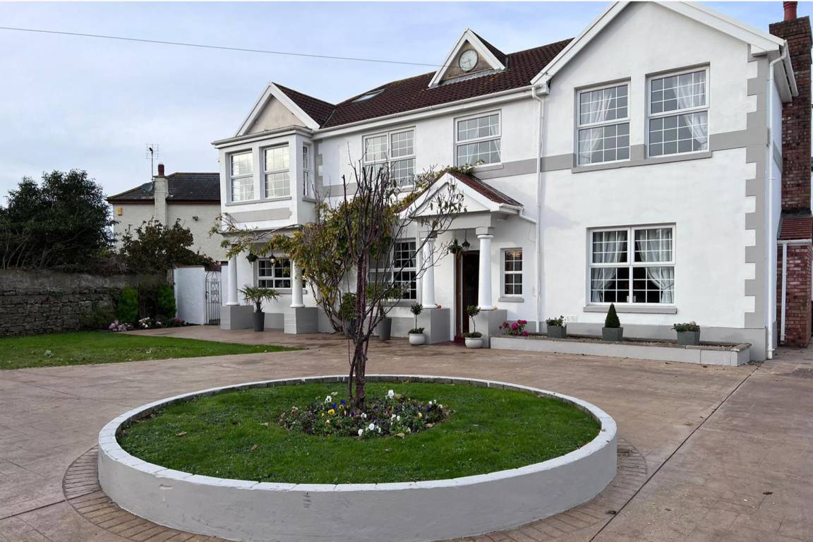 460 M² House ∙ 7 Bedrooms ∙ 14 Guests - Porthcawl