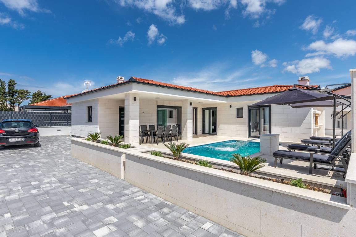 111 M² Villa ∙ 3 Bedrooms ∙ 7 Guests - Vir