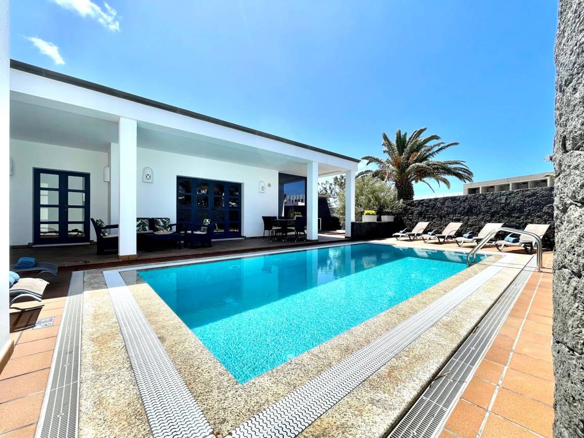 200 M² Villa ∙ 3 Schlafzimmer ∙ 6 Gäste - Playa Blanca