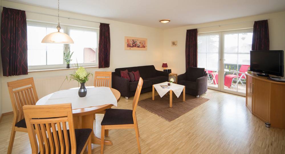 50 M² Ferienwohnung ∙ 1 Schlafzimmer ∙ 2 Gäste - Bad Windsheim