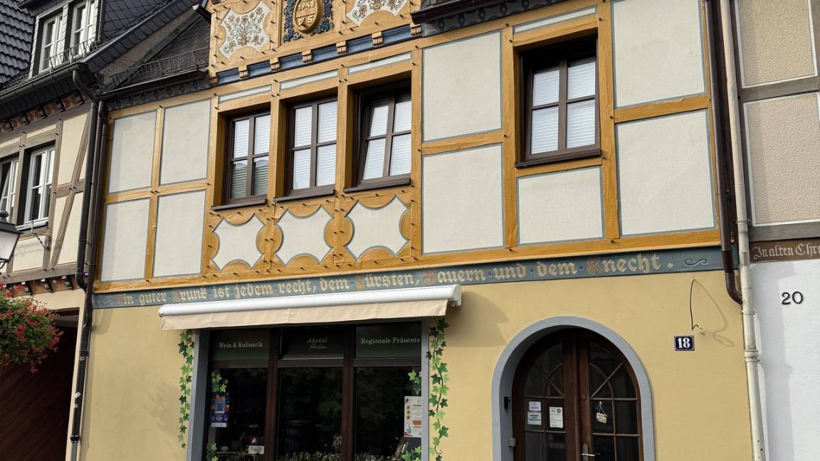 120 M² Ferienwohnung ∙ 4 Schlafzimmer ∙ 6 Gäste - Bad Neuenahr-Ahrweiler