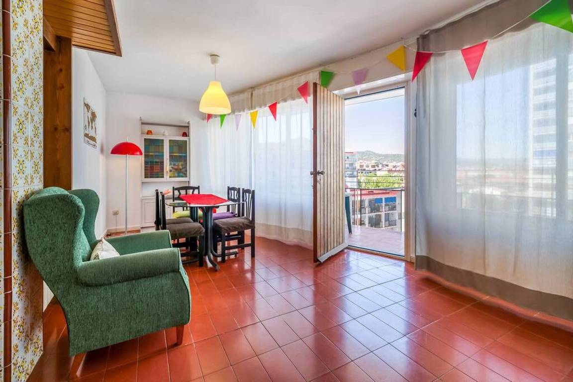 90 M² Apartamento ∙ 3 Habitaciones ∙ 6 Huéspedes - Premià de Dalt