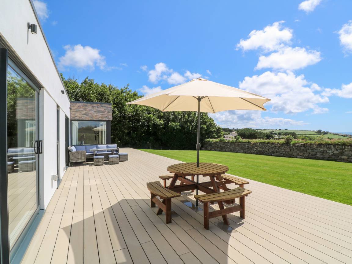 Cottage ∙ 4 Bedrooms ∙ 8 Guests - Praa Sands