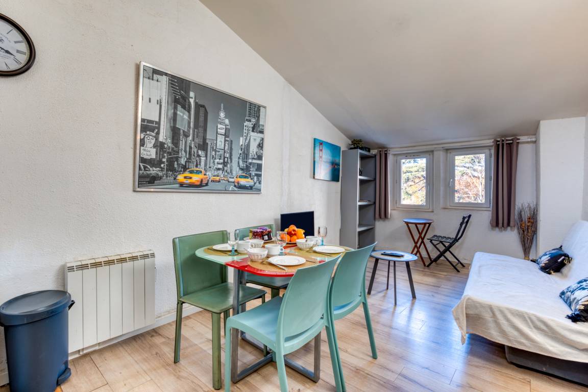 42 M² Huoneisto ∙ 1 Makuuhuone ∙ 3 Vierasta - Pézenas
