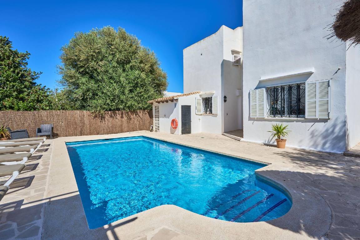 165 M² Ferienhaus ∙ 4 Schlafzimmer ∙ 8 Gäste - Cala d’Or