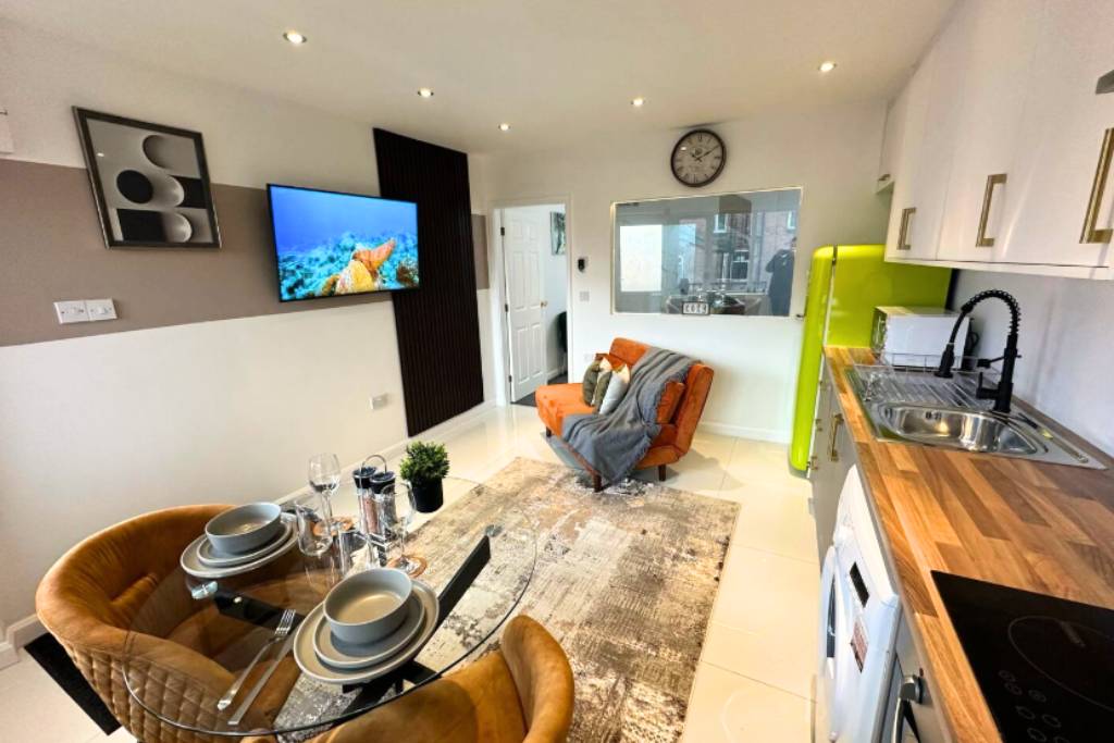 Apartment ∙ 1 Bedroom ∙ 4 Guests - Solihull