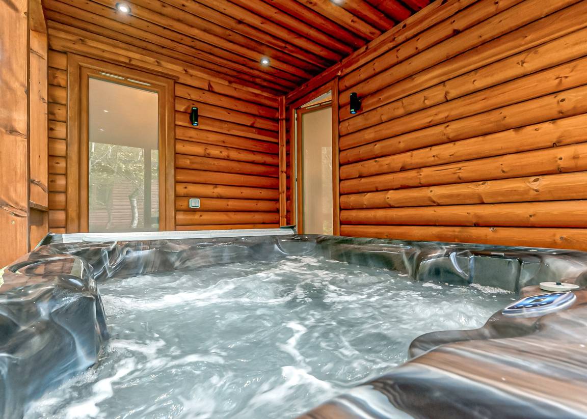 Chalet ∙ 2 Bedrooms ∙ 4 Guests - Cheshire