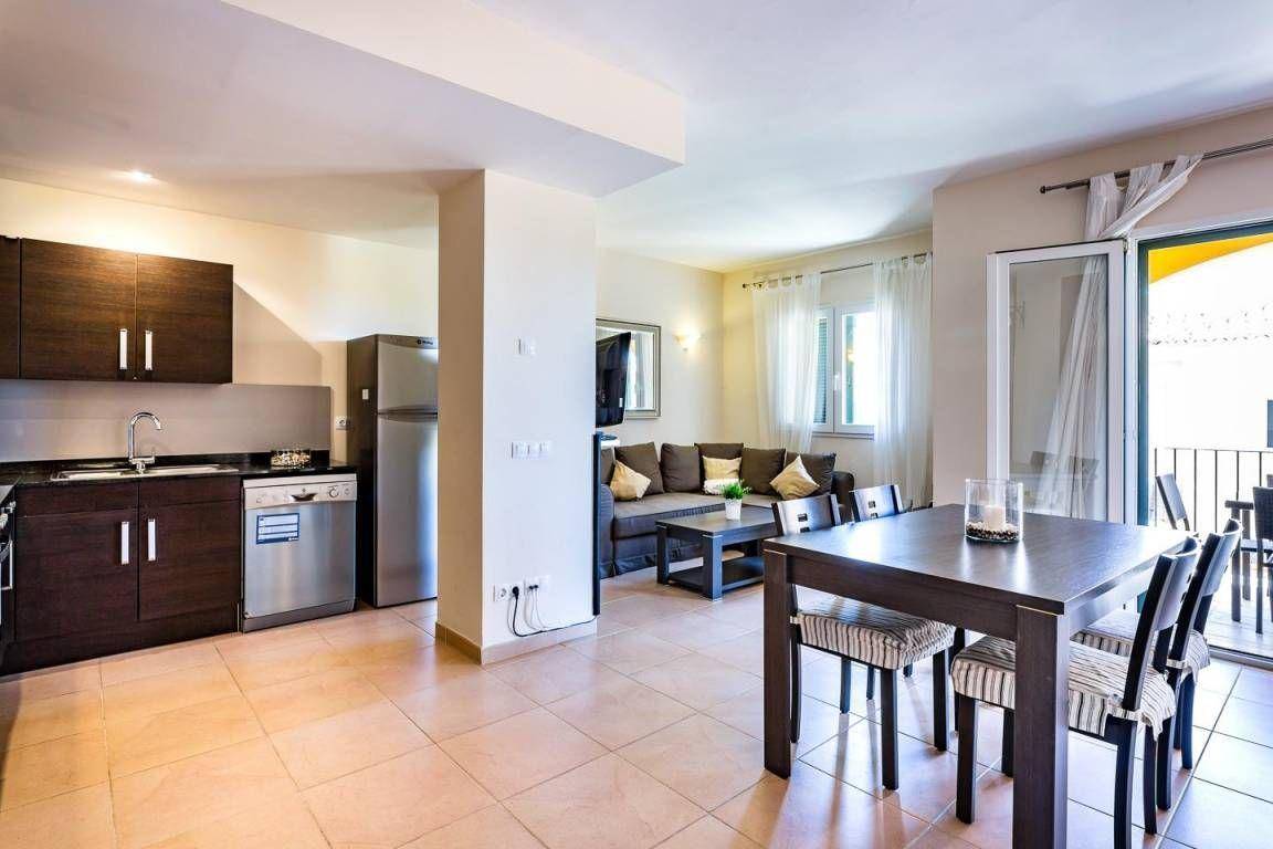 85 M² Apartamento ∙ 2 Habitaciones ∙ 4 Huéspedes - Cala Pi